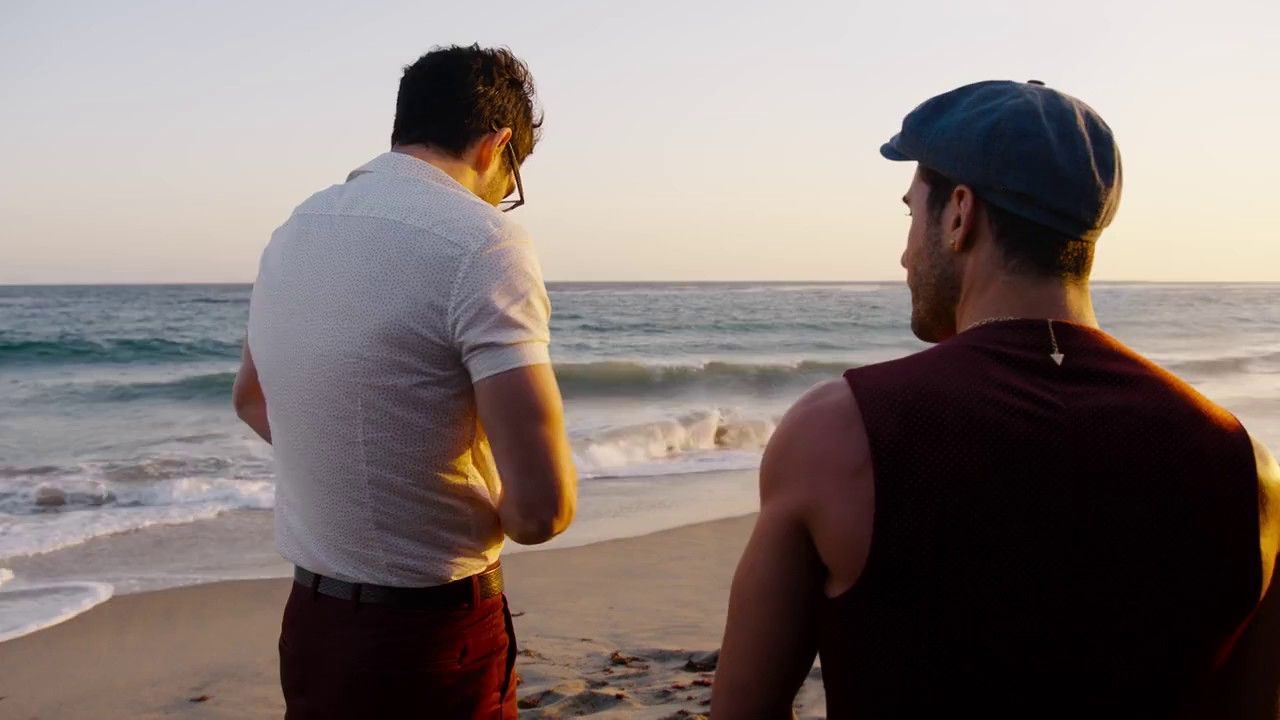 Sense8: Lito e Hernando e il trionfo d'amore sulla spiaggia - l'iconica ...